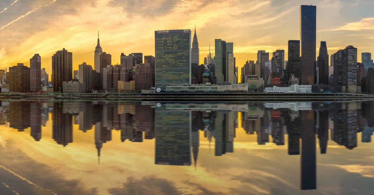 33 Photographs that Have "The Big Apple" Exposed