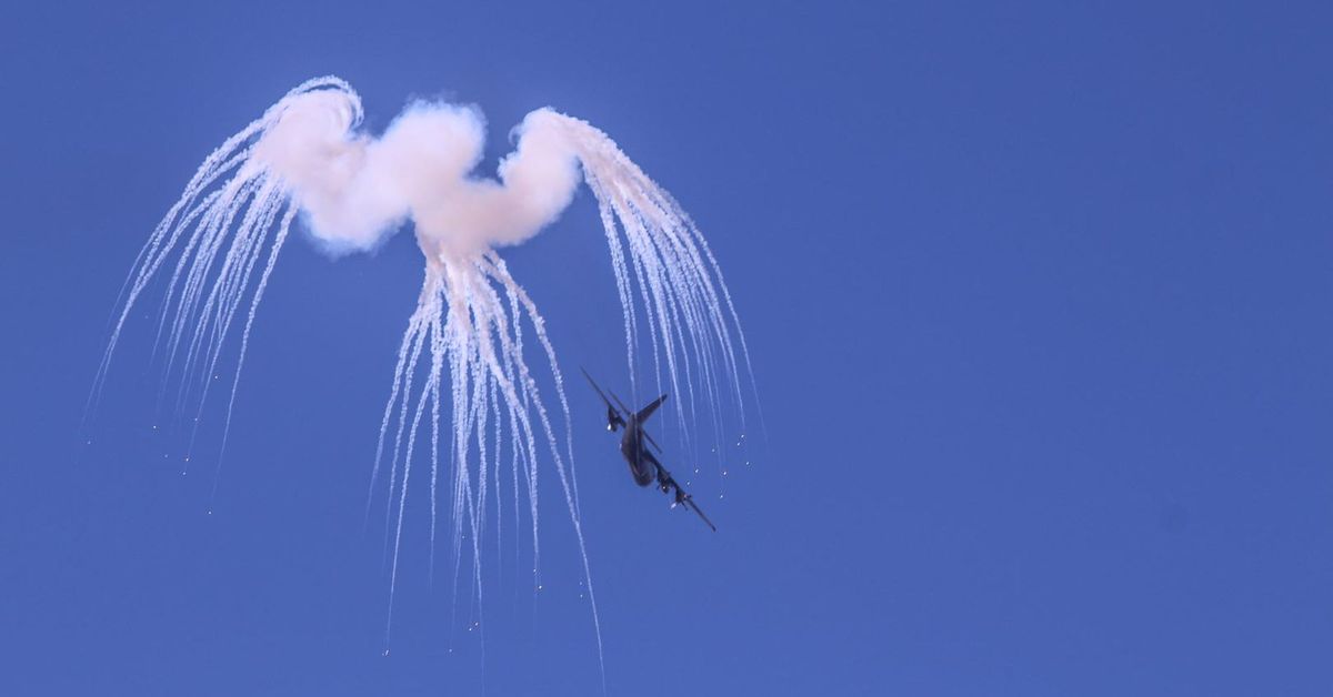 "Angel of death" a RNZAF C-130 Hercules releases anti-missile flares by ...