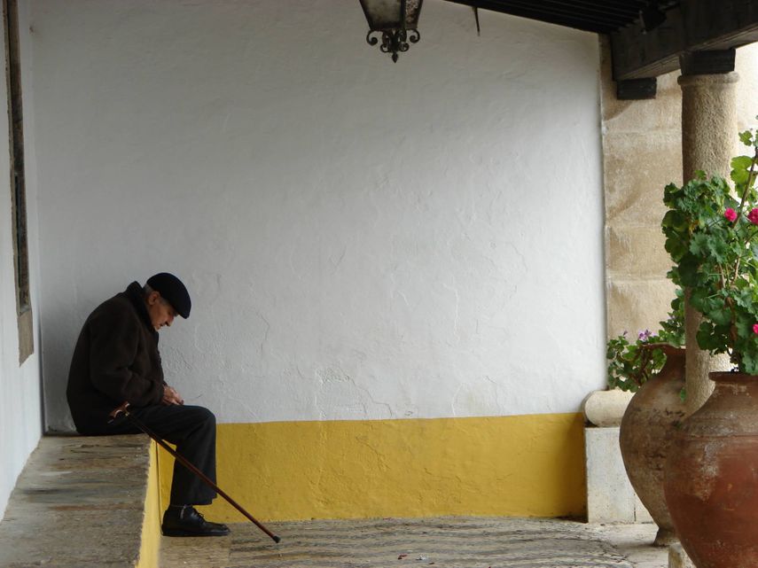 35 Heartbreaking Examples of Loneliness that Will Have You Thinking