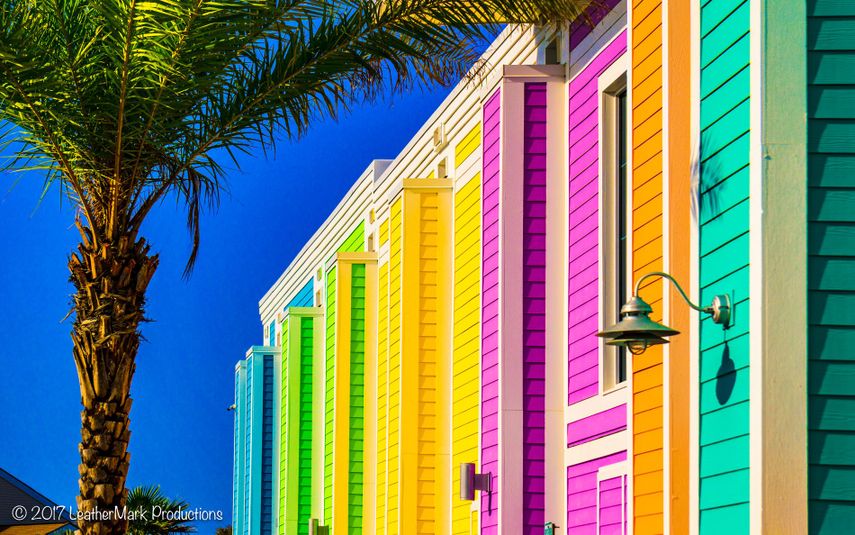 35 Images that Utilize Complex and Vibrant Color Schemes- Why?