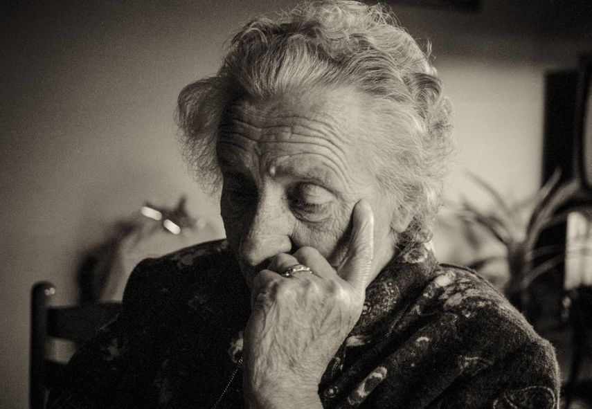 35 Heartbreaking Examples of Loneliness that Will Have You Thinking