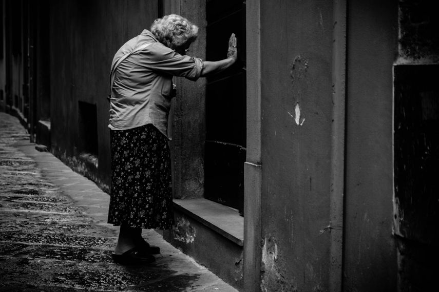 35 Heartbreaking Examples of Loneliness that Will Have You Thinking