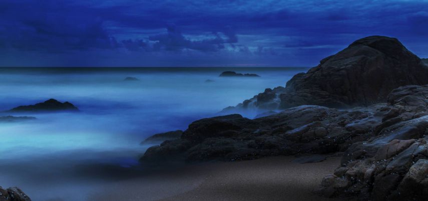 36 Gorgeous Examples of What "The Blue Hour" Can Do For A Photograph
