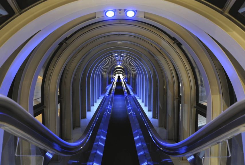 36 Superb Examples of How "Tunnel Vision" can Create Impact in Photography