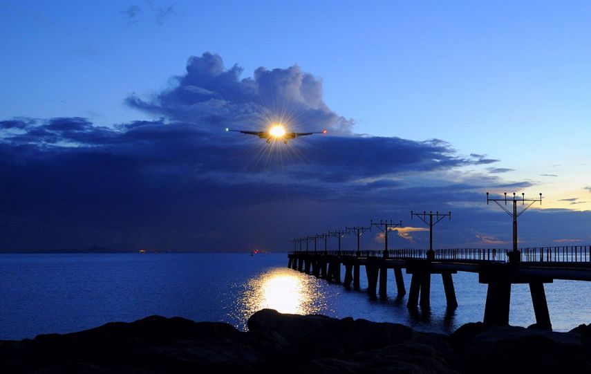 36 Gorgeous Examples of What "The Blue Hour" Can Do For A Photograph