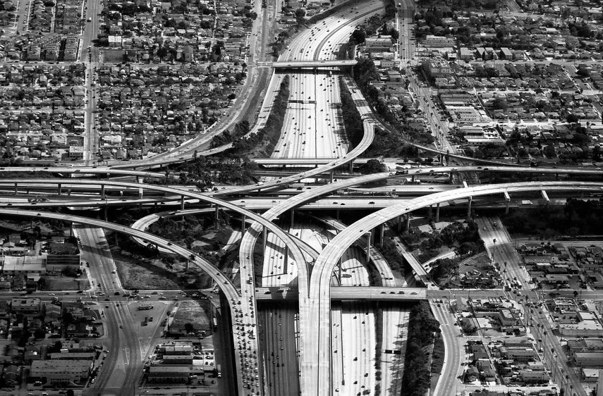 36 Dynamic Photos That Capture The Pulse of City Life