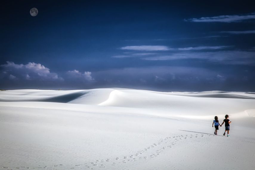 11 Brilliant Examples of Negative Space Defining a Composition