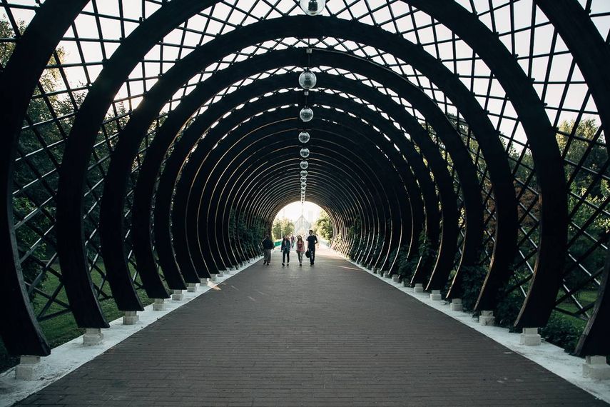 36 Superb Examples of How "Tunnel Vision" can Create Impact in Photography